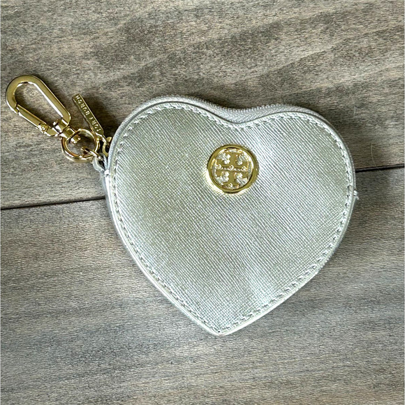 Tory Burch | Bags | Tory Burch Silver Leather Heart Coin Pursecharm ...